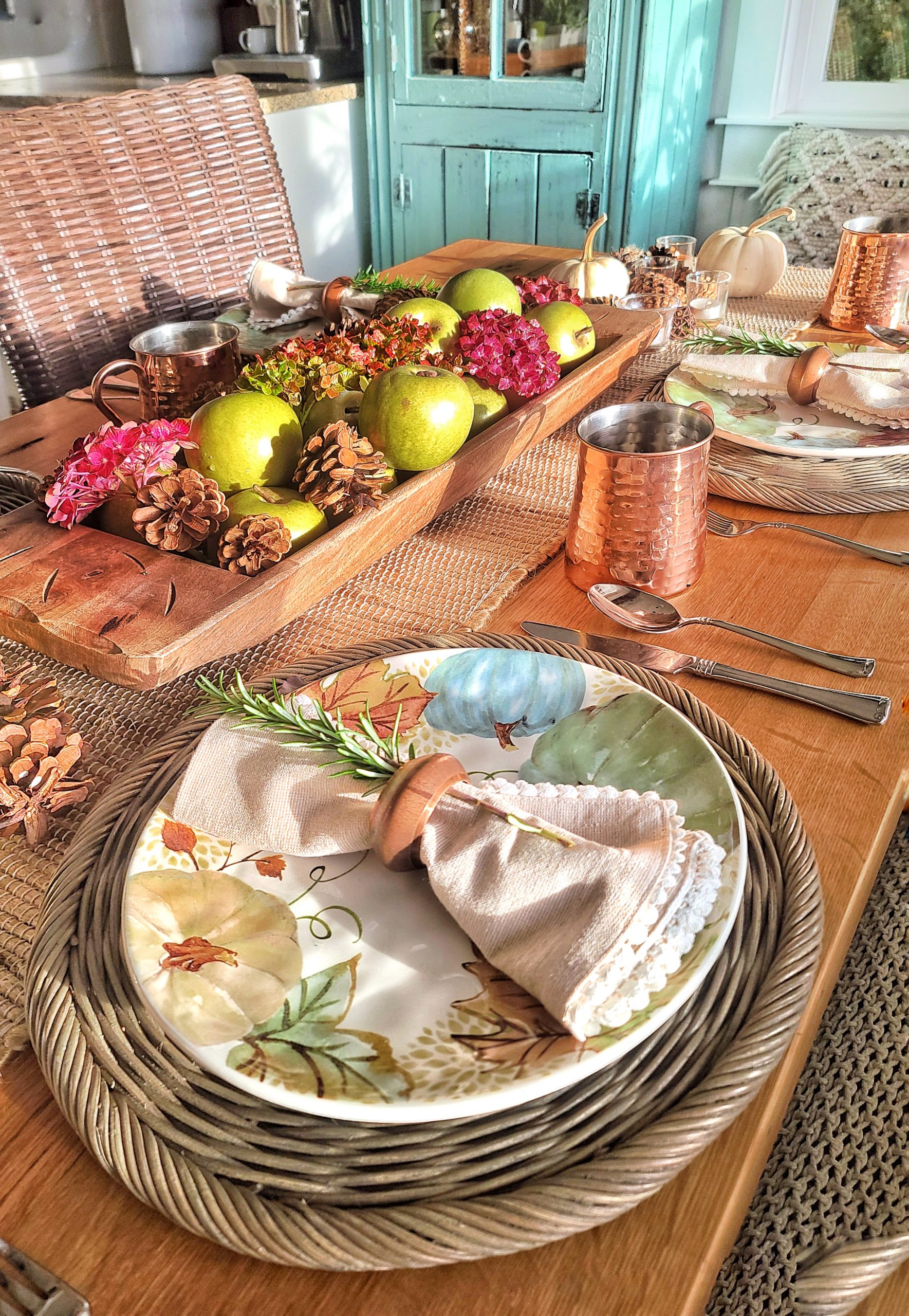 5 Ways to Create a Thanksgiving Tablescape With Natural Elements ...
