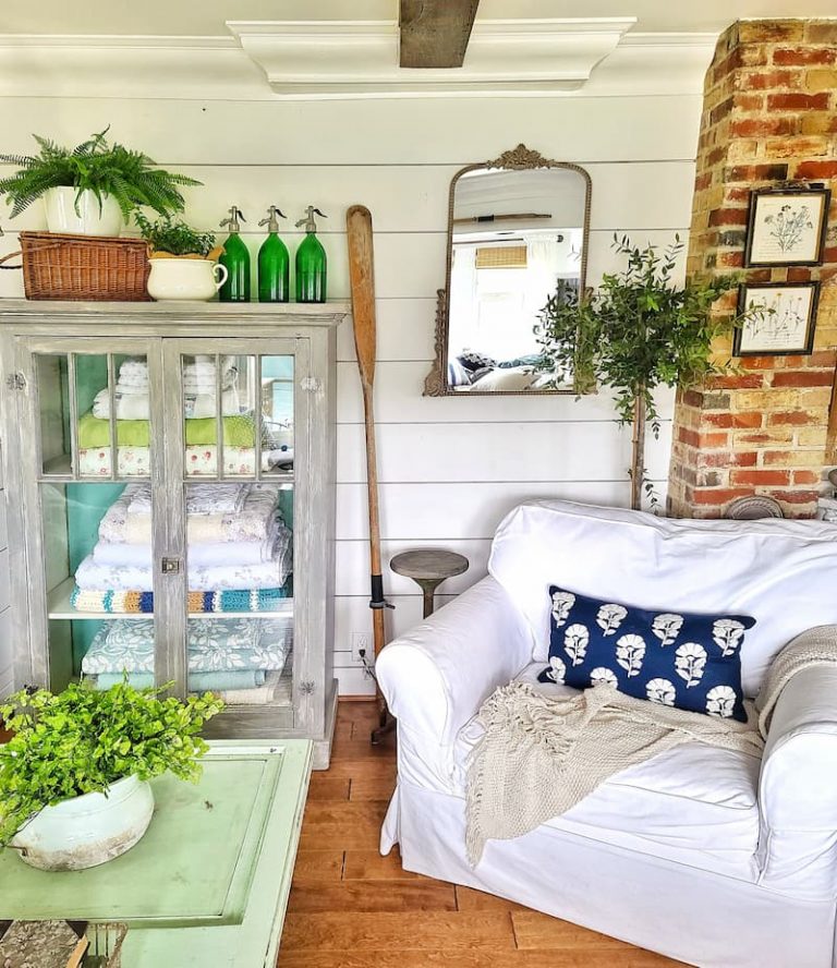Welcome to My Beach Cottage Spring Home Tour - Shiplap and Shells