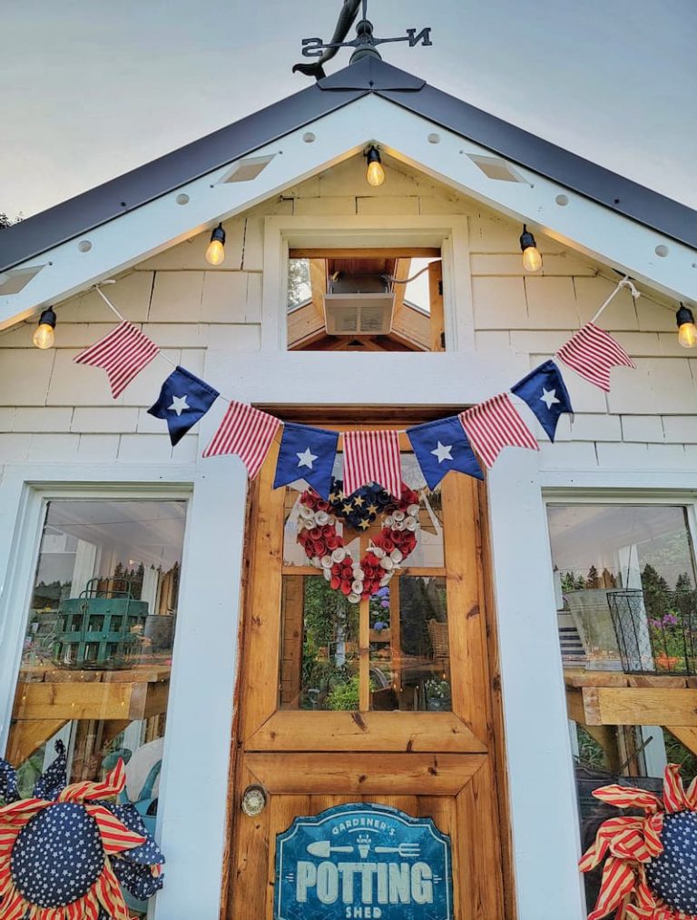 Patriotic Decor Ideas for an Outdoor 4th of July Party - Shiplap and Shells