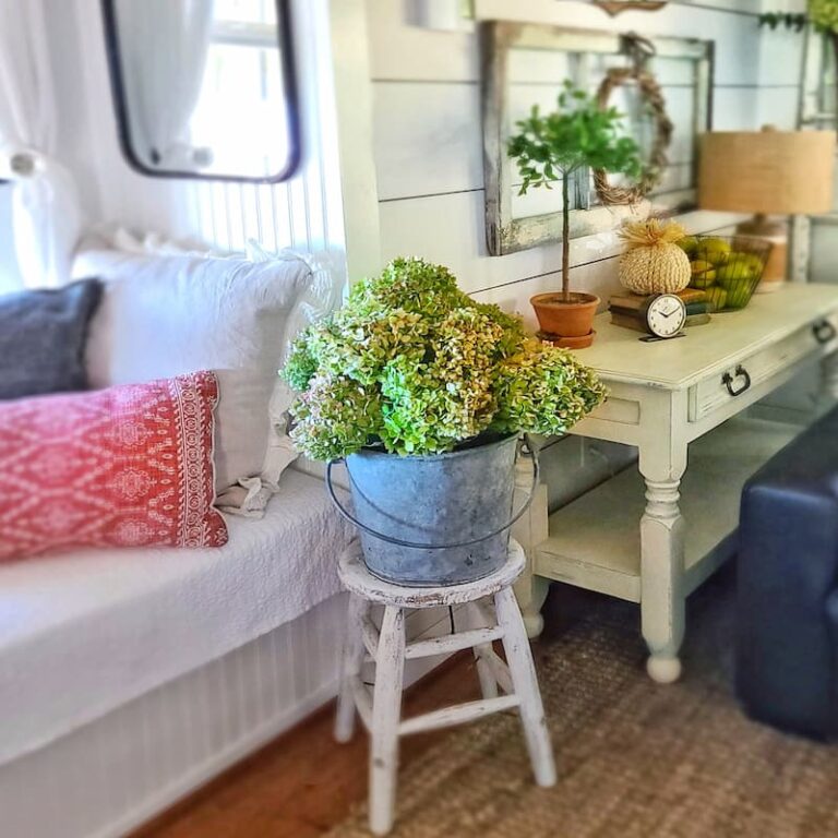 September Decorating Ideas: Budget-Friendly Ways to Transition to Fall ...
