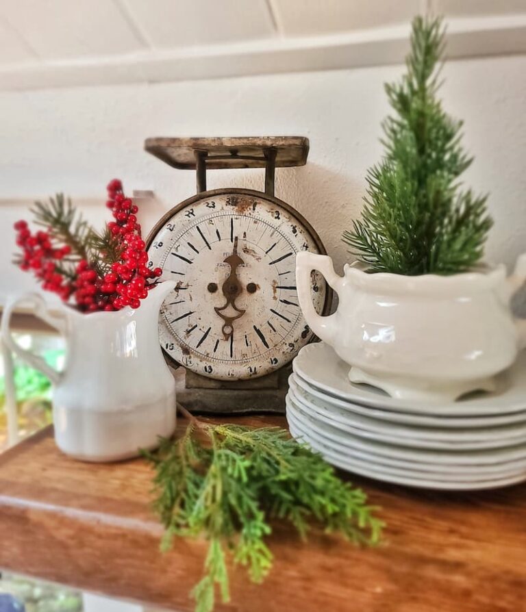 How to Create Christmas Vignettes in as Little as 5 Minutes - Shiplap ...