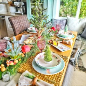 How to Create a Christmas Cottage Tablescape for a Festive Holiday ...