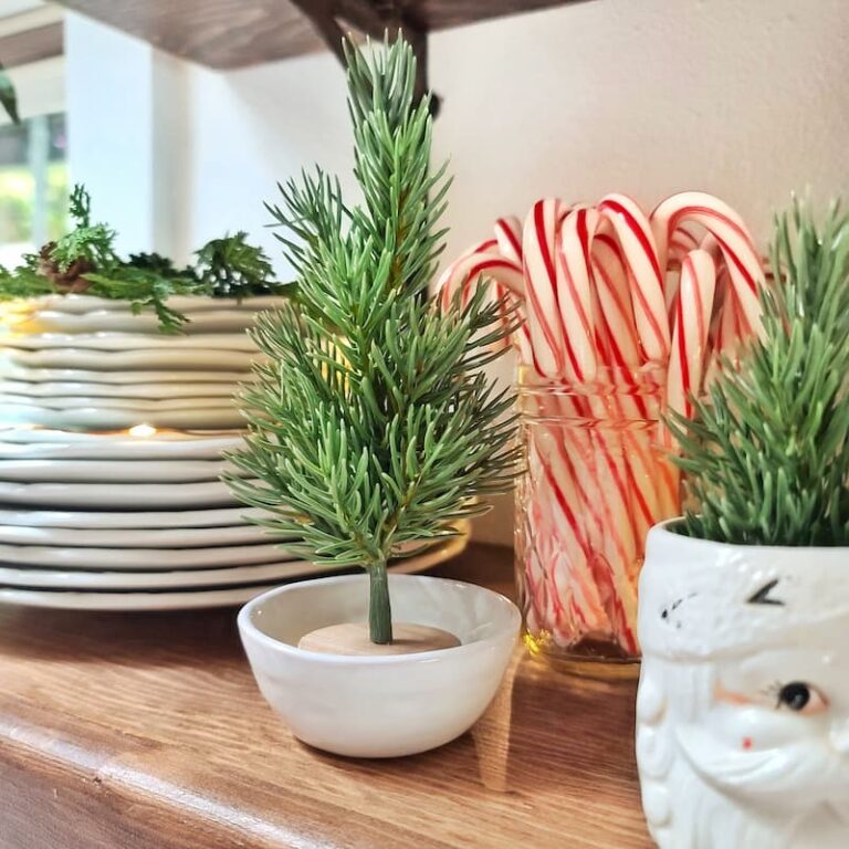How to Create Christmas Vignettes in as Little as 5 Minutes - Shiplap ...