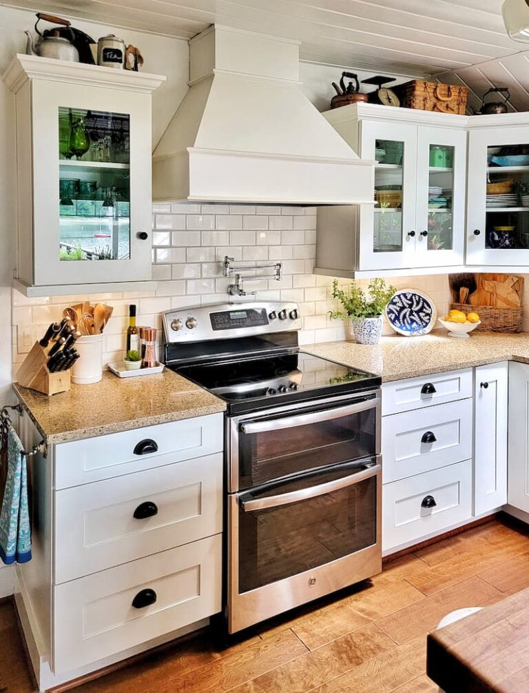 13 Ways to Create a Charming Cottage-Style Kitchen - Shiplap and Shells