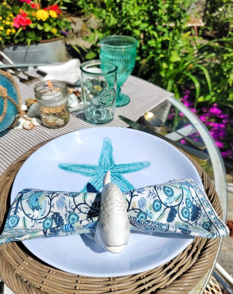 How to Create a Tablescape with a Coastal Cottage Summer Vibe - Shiplap ...