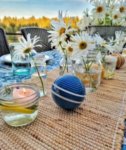 How to Create a Quick and Easy Summer Barbeque Tablescape - Shiplap and ...