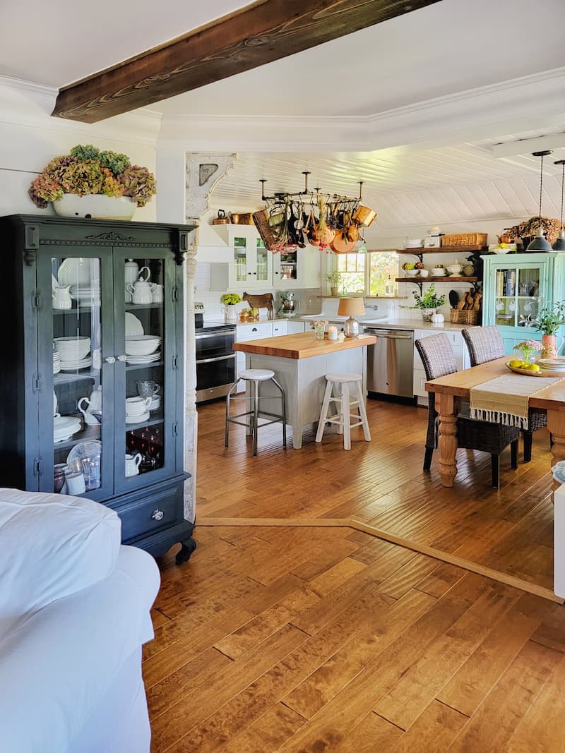Fall Fresh Seasonal Home Tour with Cozy Cottage Style Touches - Shiplap ...