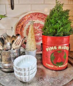 How to Create Christmas Vignettes in as Little as 5 Minutes - Shiplap ...