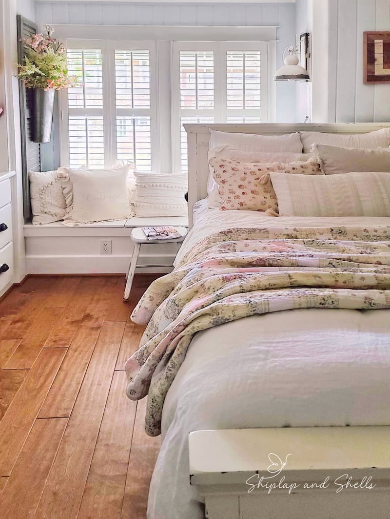 15 Spring Cottagecore Decor Ideas for the Home - Shiplap and Shells