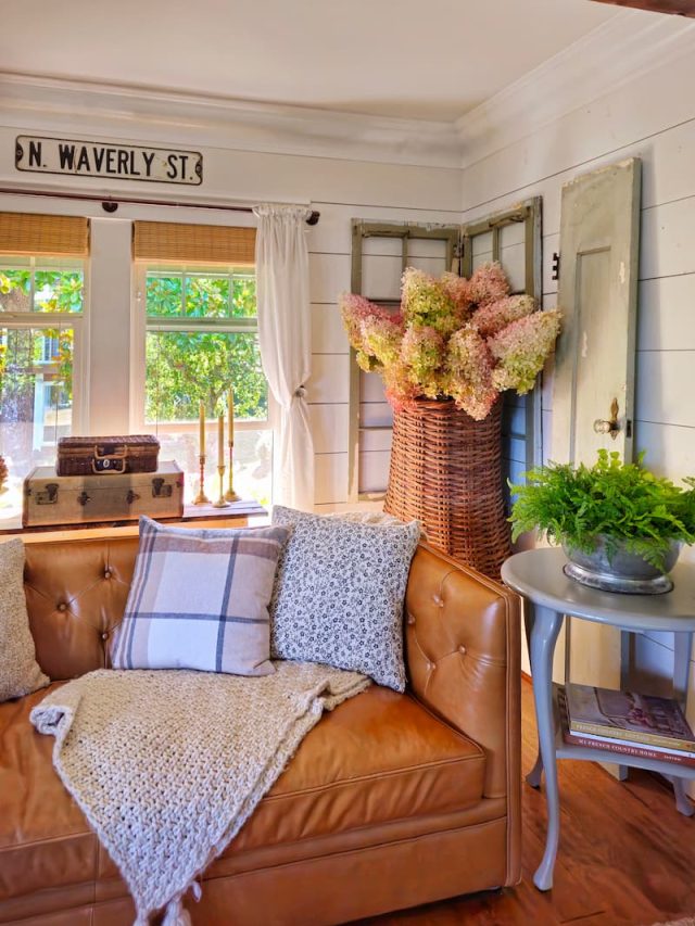 Neutral Fall Decor Ideas for a Warm and Comfy Cottage - Shiplap and Shells