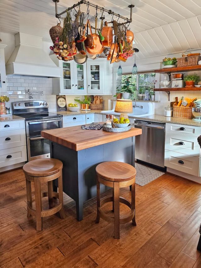 How to Make an Easy DIY Iron Pipe Pot Rack for Your Kitchen - Shiplap ...