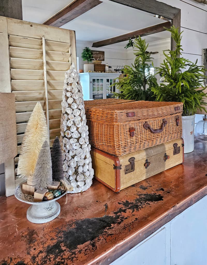 How to Create Christmas Vignettes in as Little as 5 Minutes - Shiplap ...