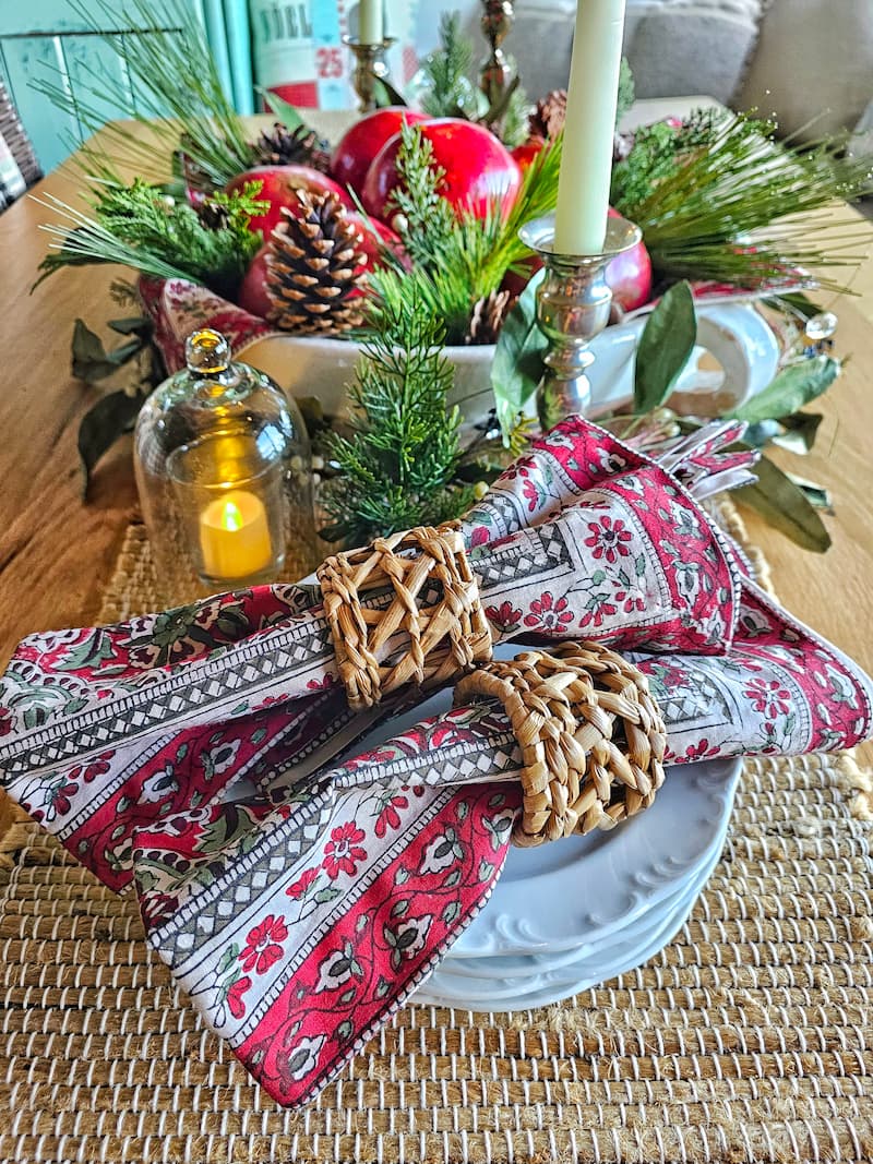 How to Create Christmas Vignettes in as Little as 5 Minutes - Shiplap ...