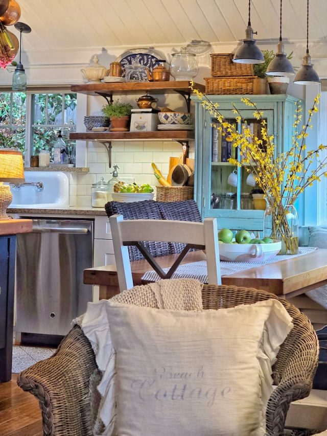 19 Ways to Create a Charming Cottage-Style Kitchen - Shiplap and Shells