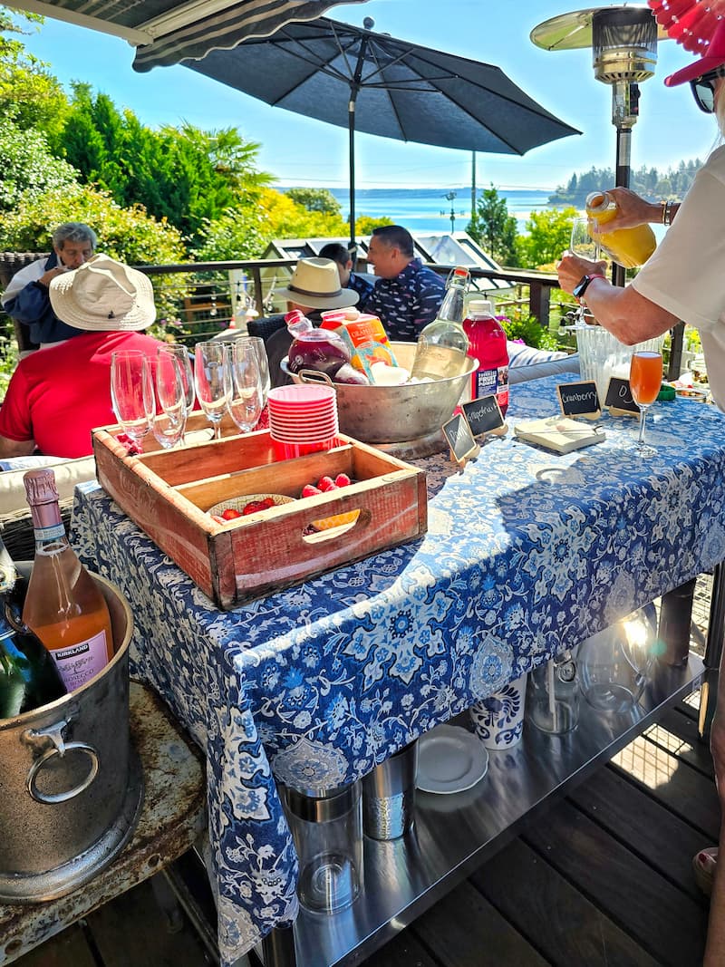 How to Create a Quick and Easy Summer Barbeque Tablescape - Shiplap and ...